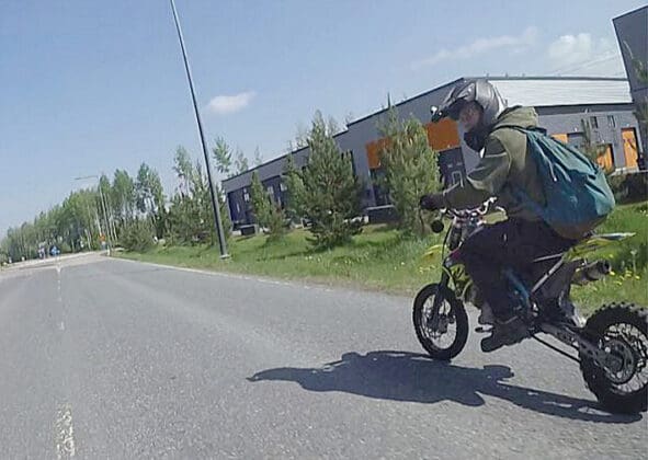 Moottoripyöräilijä pakeni poliisia Vantaalla - havaintoja pyydetään ... Moottoripyöräilijä pakeni poliisia Vantaalla - havaintoja pyydetään ...